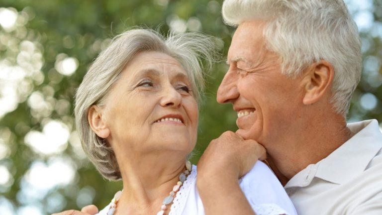 Pros and Cons of Dating a Friend’s Widow after 50+
